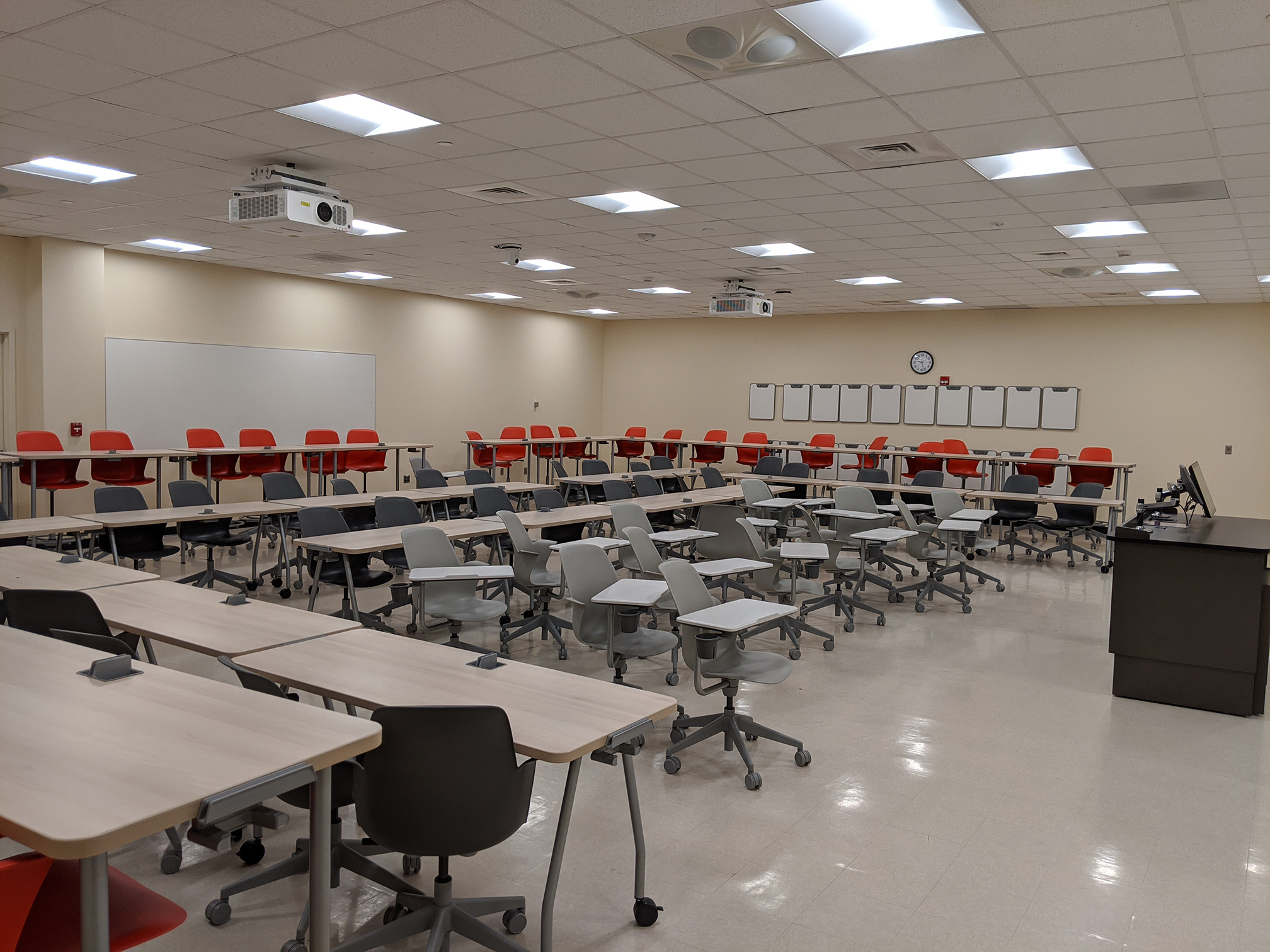 Active Learning Classrooms | Center for Excellence in Learning and Teaching