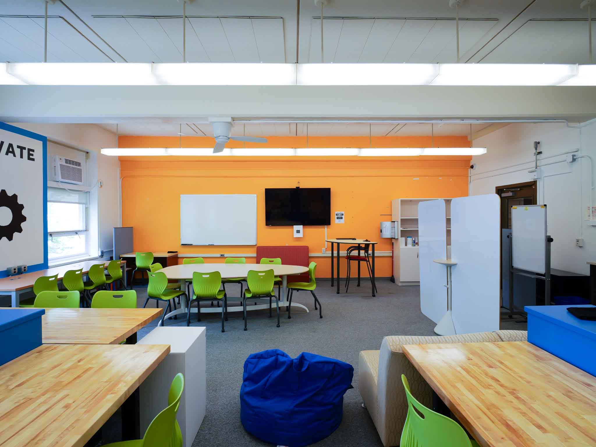 Active Learning Classrooms | Center for Excellence in Learning and Teaching